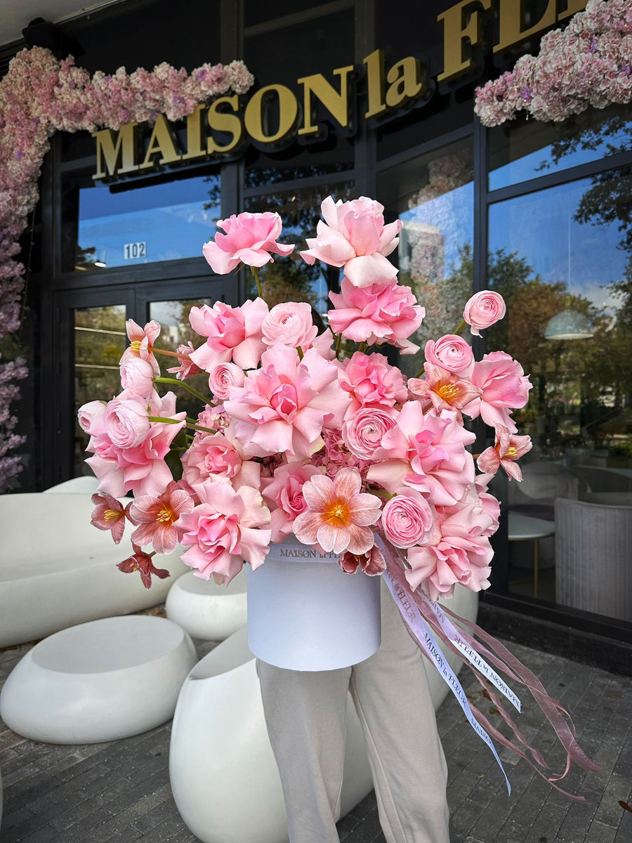 Let me spoil u Pink - Beautiful long stem roses, Dutch color enhanced ...