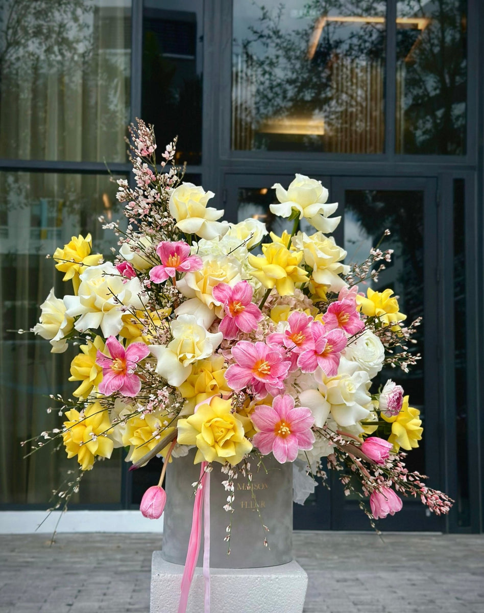 Solar Beauty - Premium long stem roses, Dutch color enhanced tulips ...